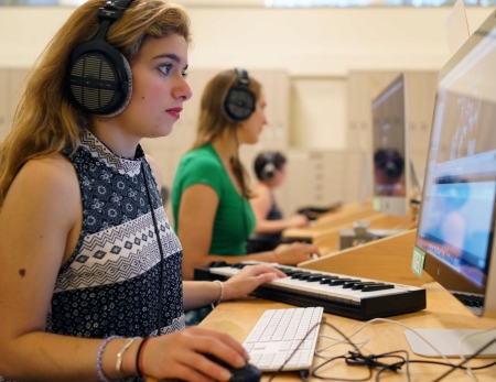 Lamont Multimedia Lab | Harvard Library